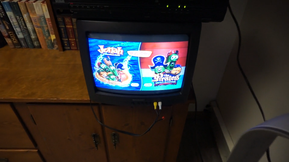 Sharp 13N-M100B 13" Color CRT Tube TV w/ Front RCA Inputs Retro Gaming ...