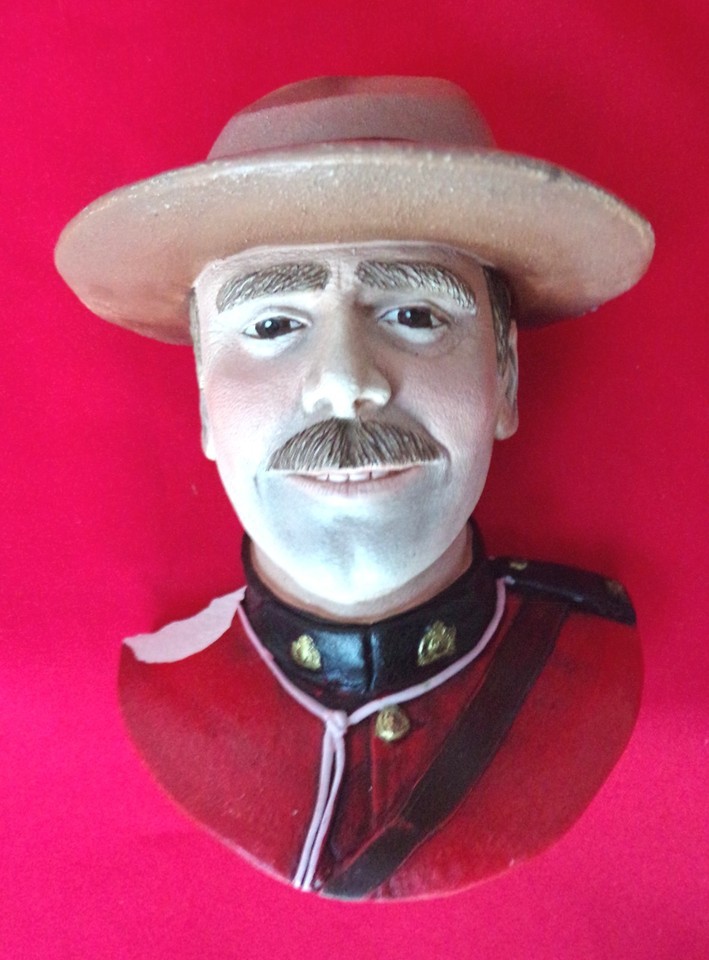 LEGEND CANADIAN MOUNTIE CHALKWARE HEAD BOSSONS STYLE WALL HANGING ...