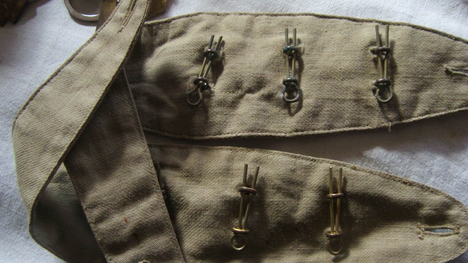 British Army Officers Insignia Pips - Rank of Captain Epaulettes Set ...