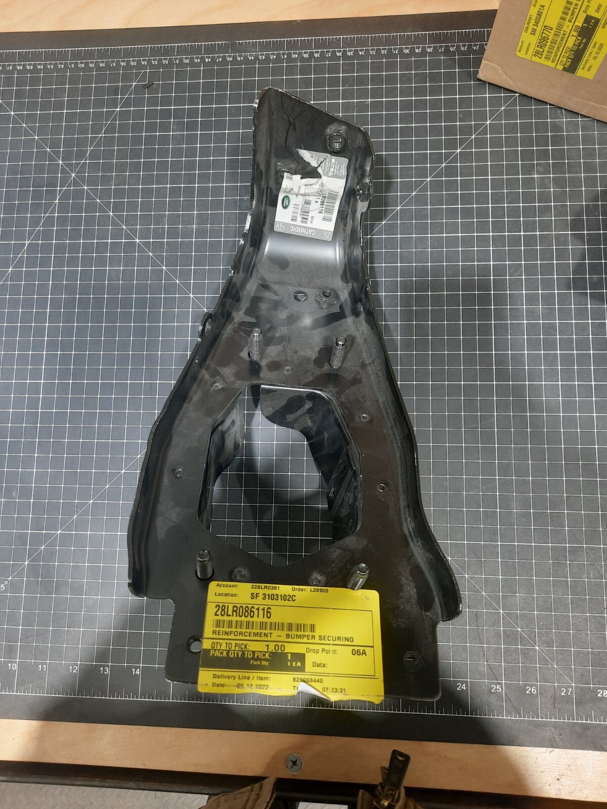 Land Rover Range Rover Right Radiator Support Bumper Bracket OEM ...