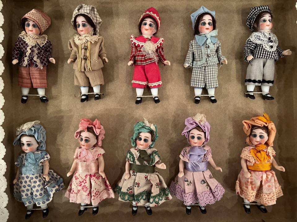 antique sample box with 10 dolls with glass eyes | eBay