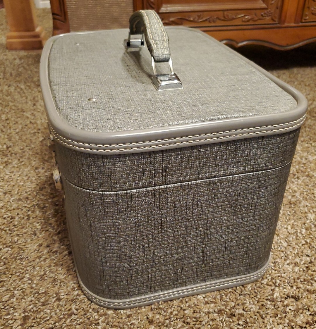 TRAIN CASE MAKEUP COSMETIC RARE VINTAGE GRAY SILVER LUGGAGE SUITCASE ...