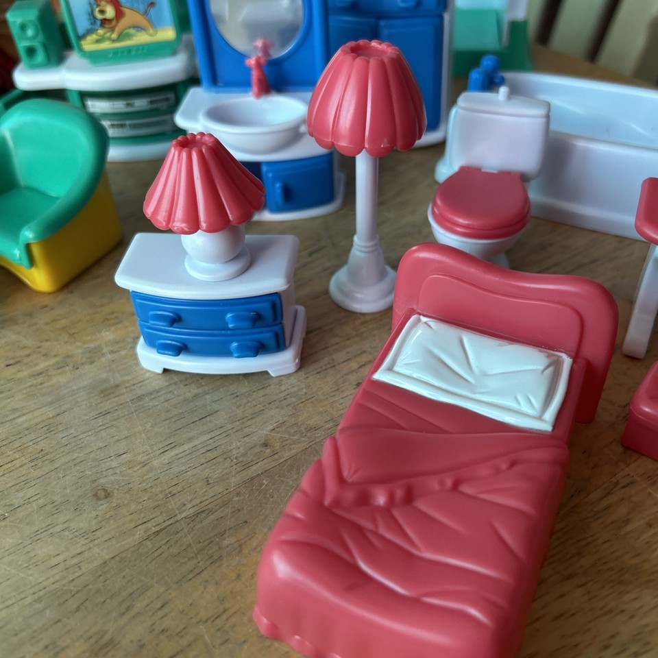 Keenway My Happy Family Fold-out Doll House & 26 Pc Furniture Set. Very ...