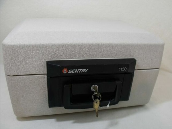 Sentry Safe 1150 Fire Proof Chest With Security Lock for sale online | eBay