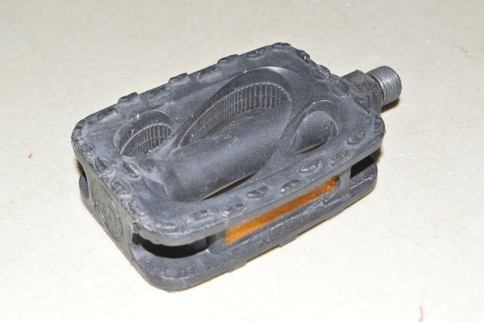 Bontrager Trek Pure DLX bicycle pedal 9/16" black with reflectors ...