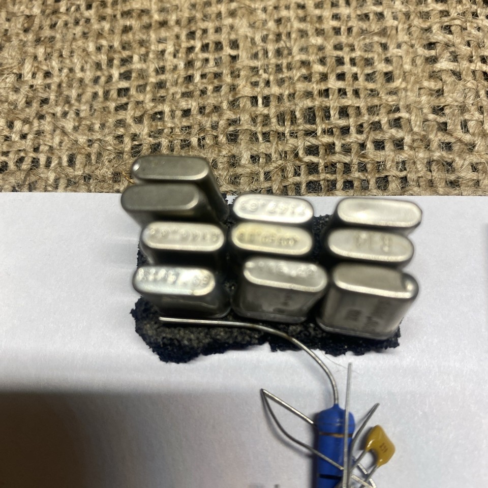 KC kHz 10 meter Ham Radio quartz crystal. Capacitor, lot of over 100 ...