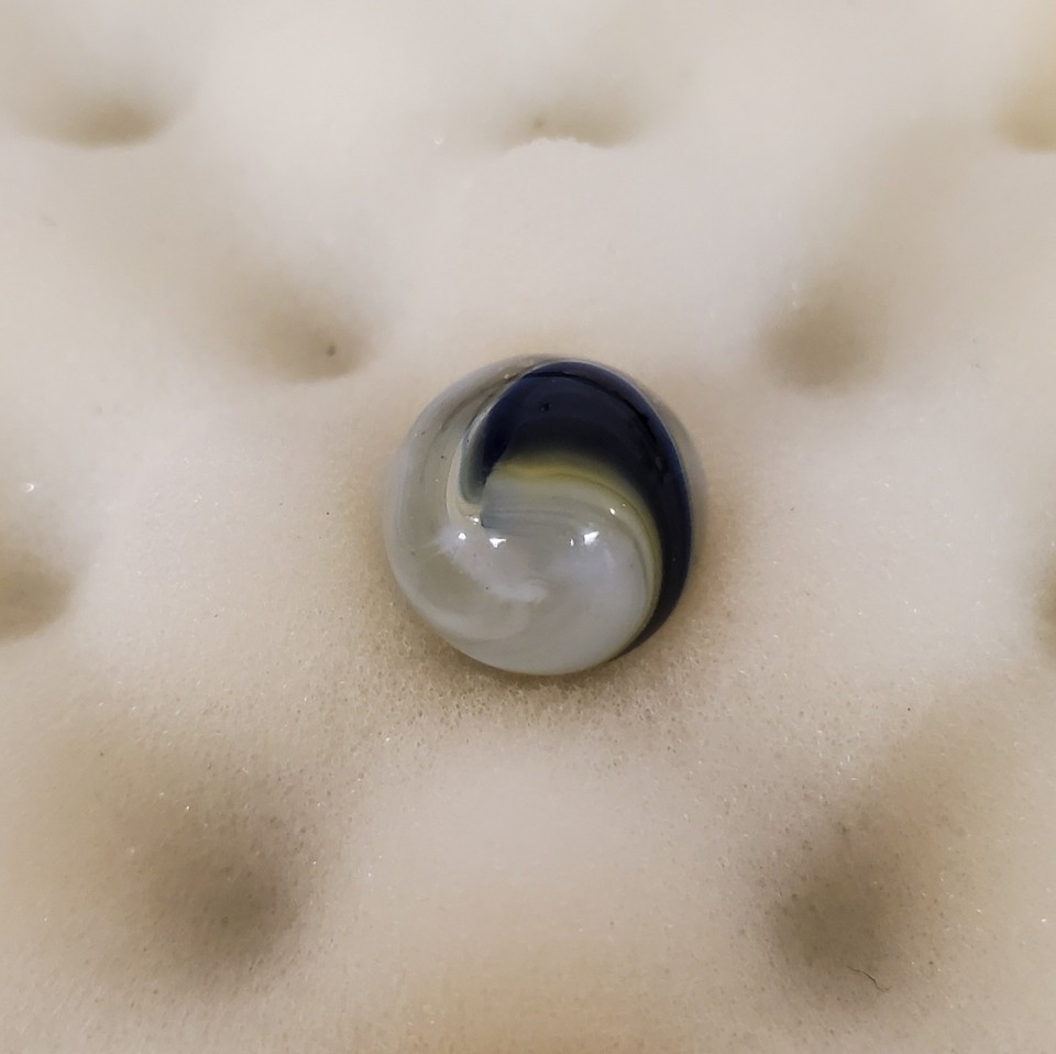 Akro Agate Popeye Marble - 0.673", darker blue-yellow-white combo | eBay