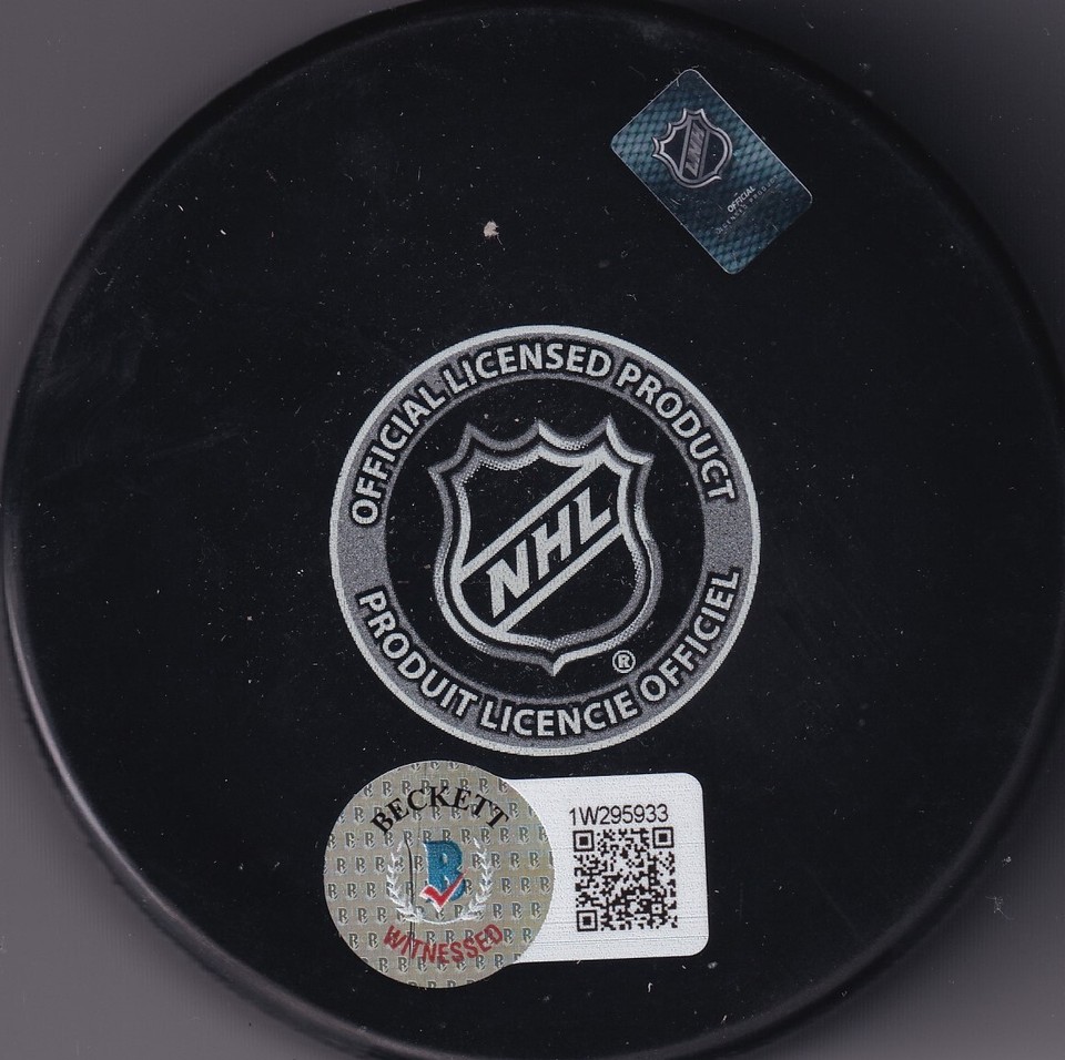BECKETT MACKENZIE ENTWISTLE 1st NHL GOAL 5-9-21 SIGNED CHICAGO ...