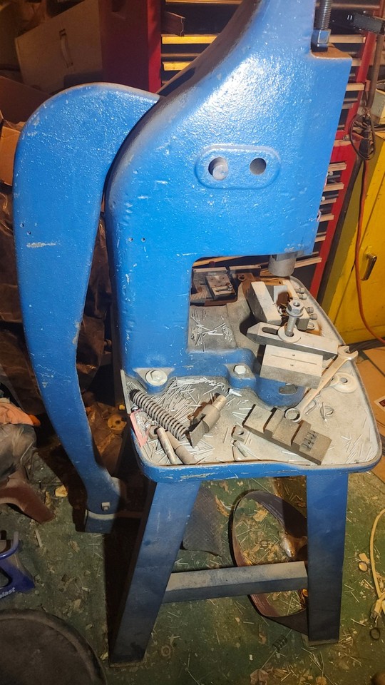 Famco 12 Punch Press 3 Ton Mechanical Kick Foot Pedal Cast Iron Size 12 ...