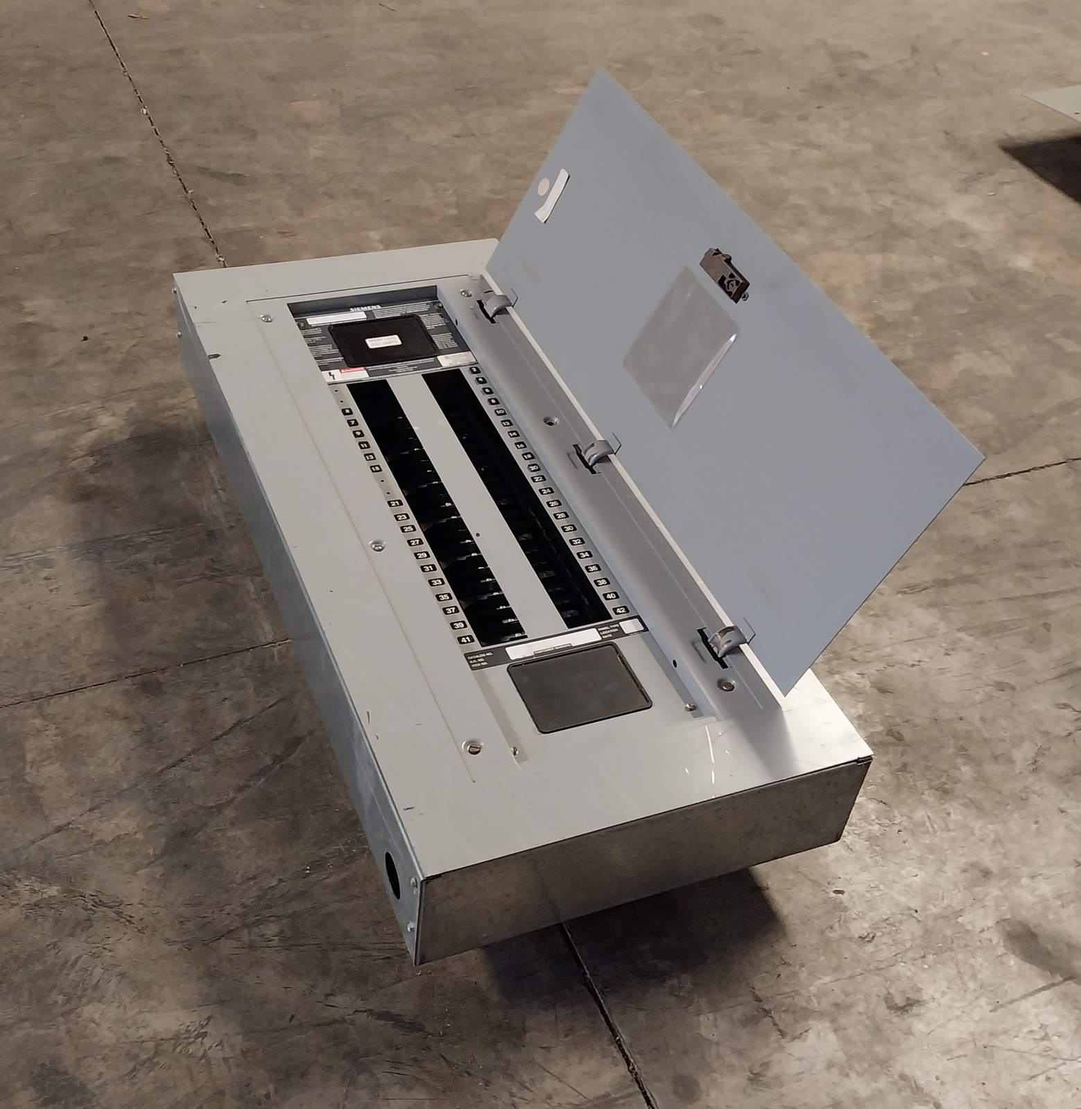 Siemens S1 250A Main Lug Panelboard 208Y/120V 3PH 4W 250 Amp ...