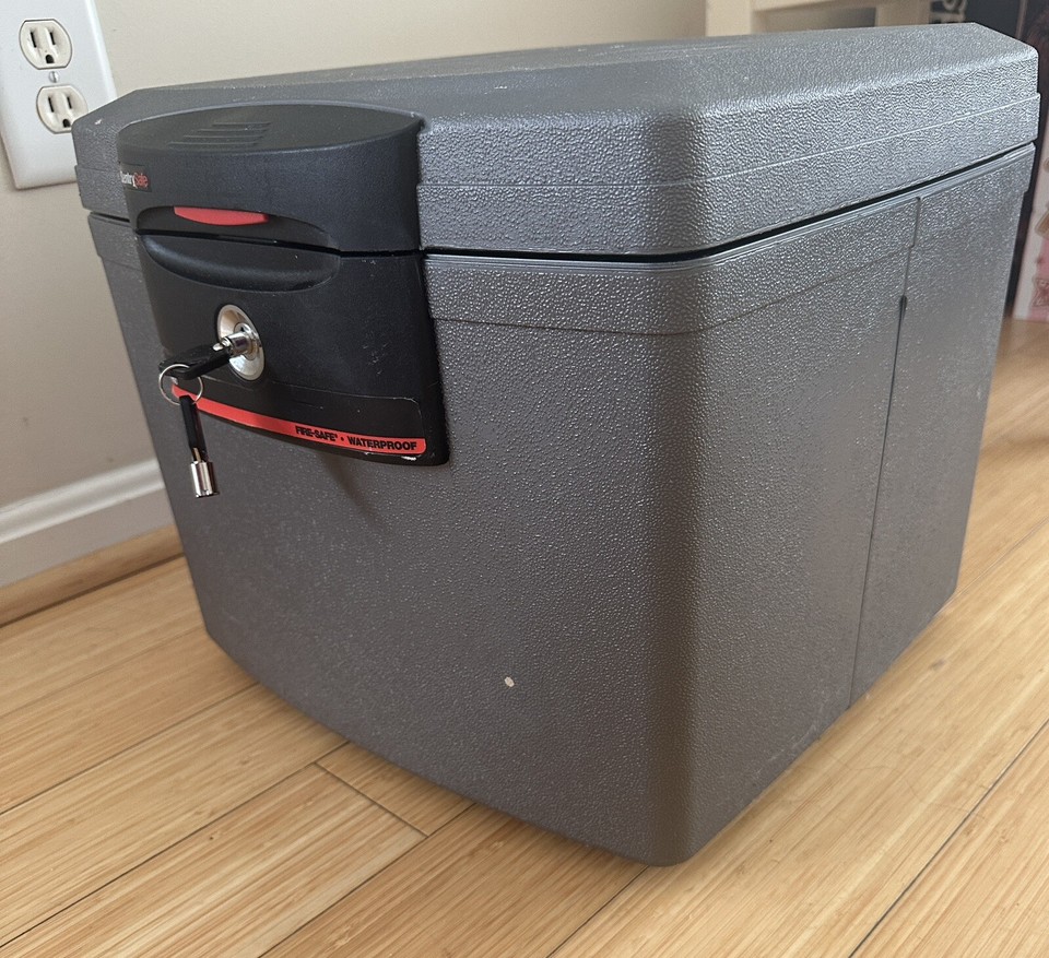 SentrySafe H4300 FIRE-SAFE Waterproof/Fireproof File Chest, with 2 Keys ...