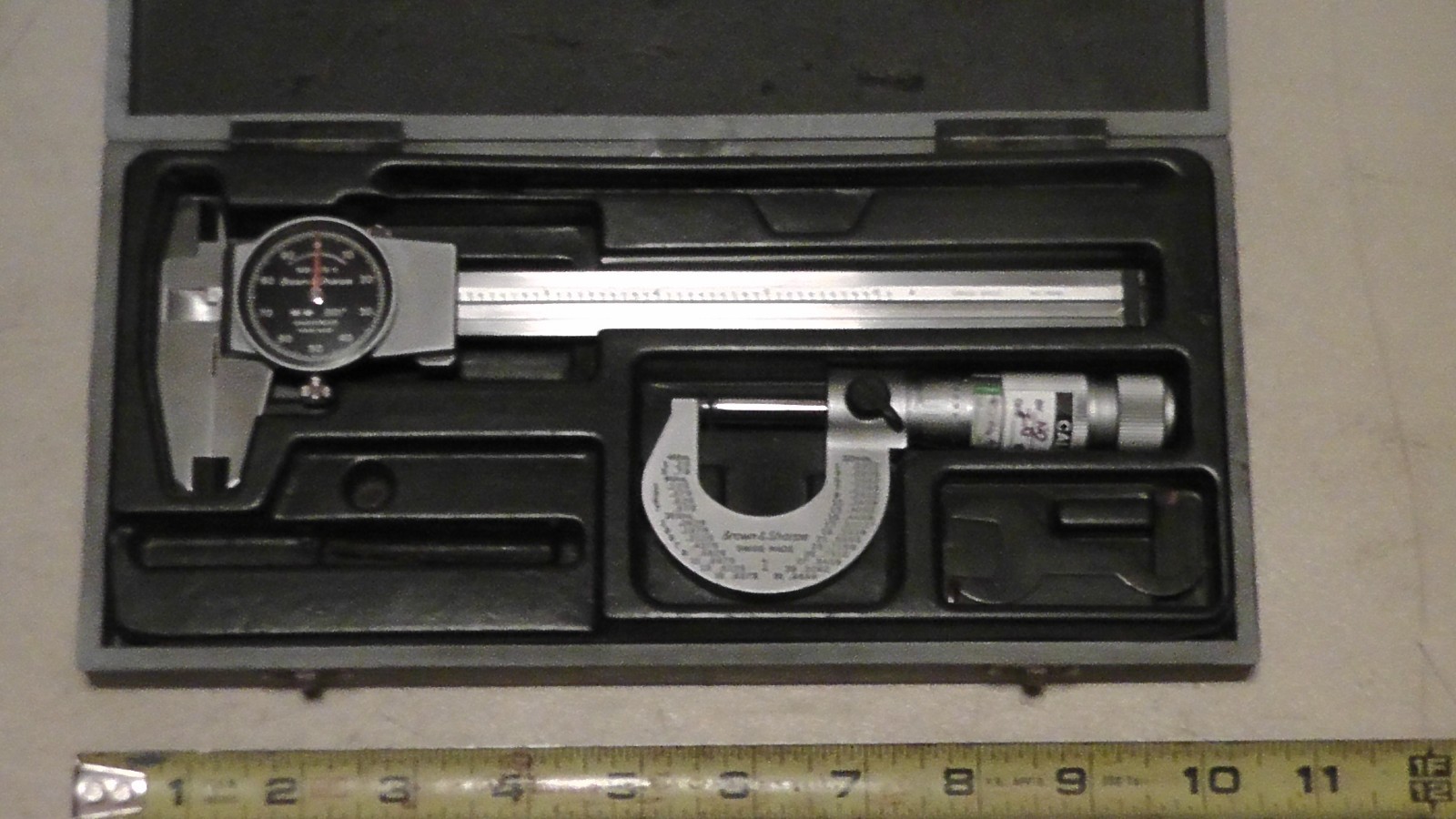 Brown & Sharpe Tool Set Special 599-868-1 & Dial Caliper 599-579-5 ...