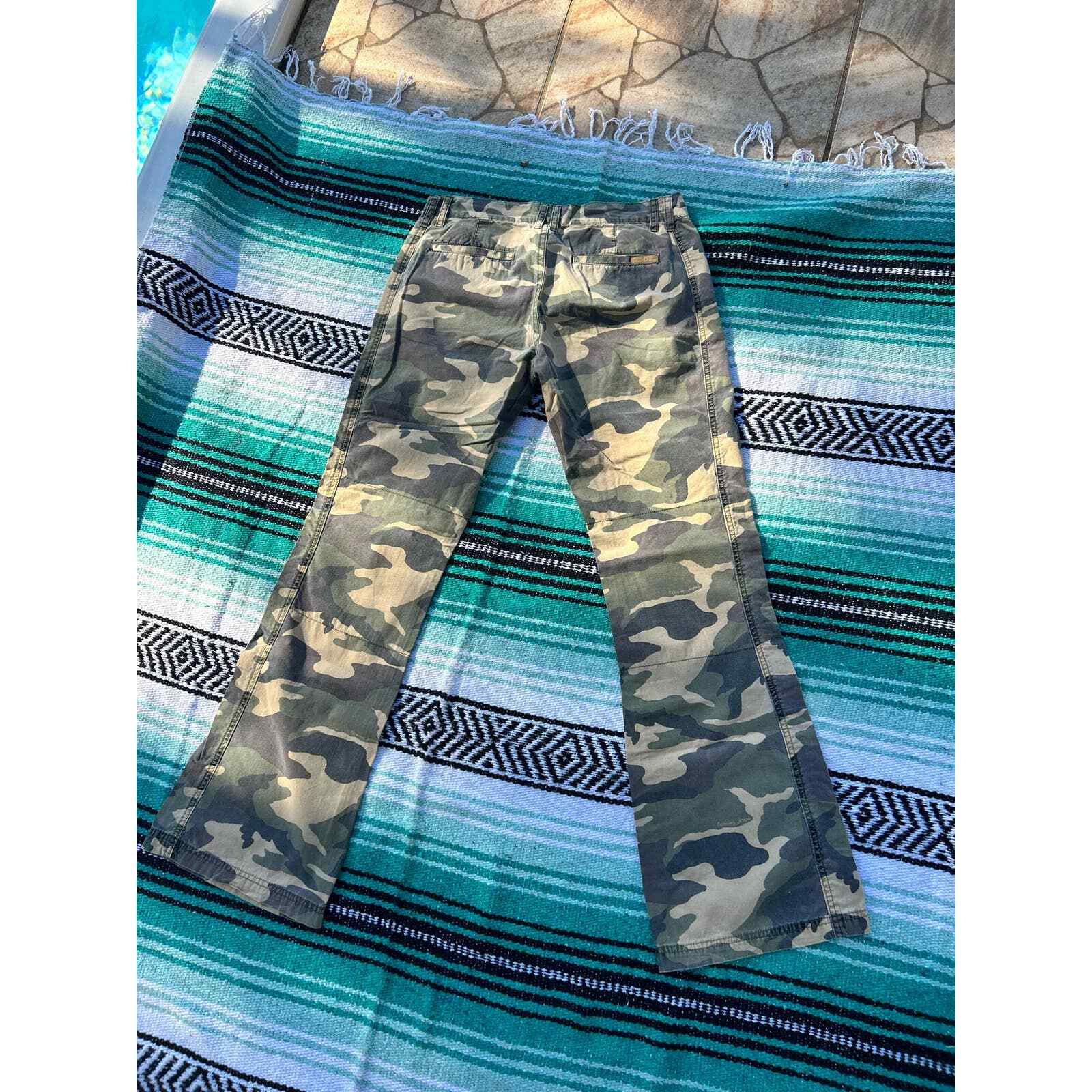 Vintage low rise Camo flare pants y2k Tommy Hilfiger - Gem