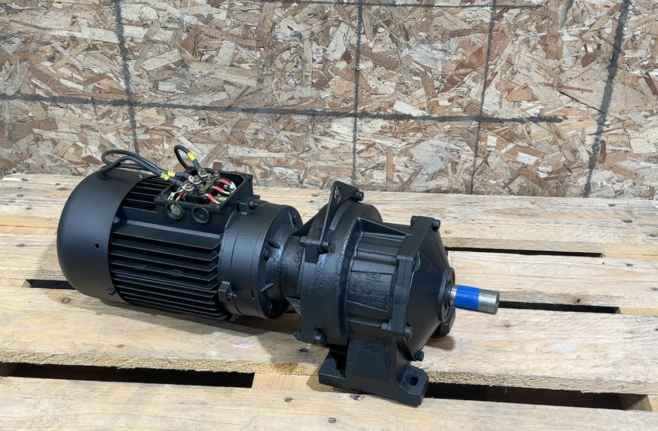 Motovario 3kW 3-Phase AC Electric Motor Gearbox 148RPM Gear Motor ...