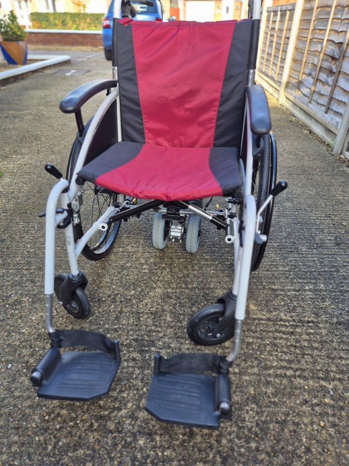 G-Logic 18" Self-Propelled Wheelchair With New Power Pack And Motor ...