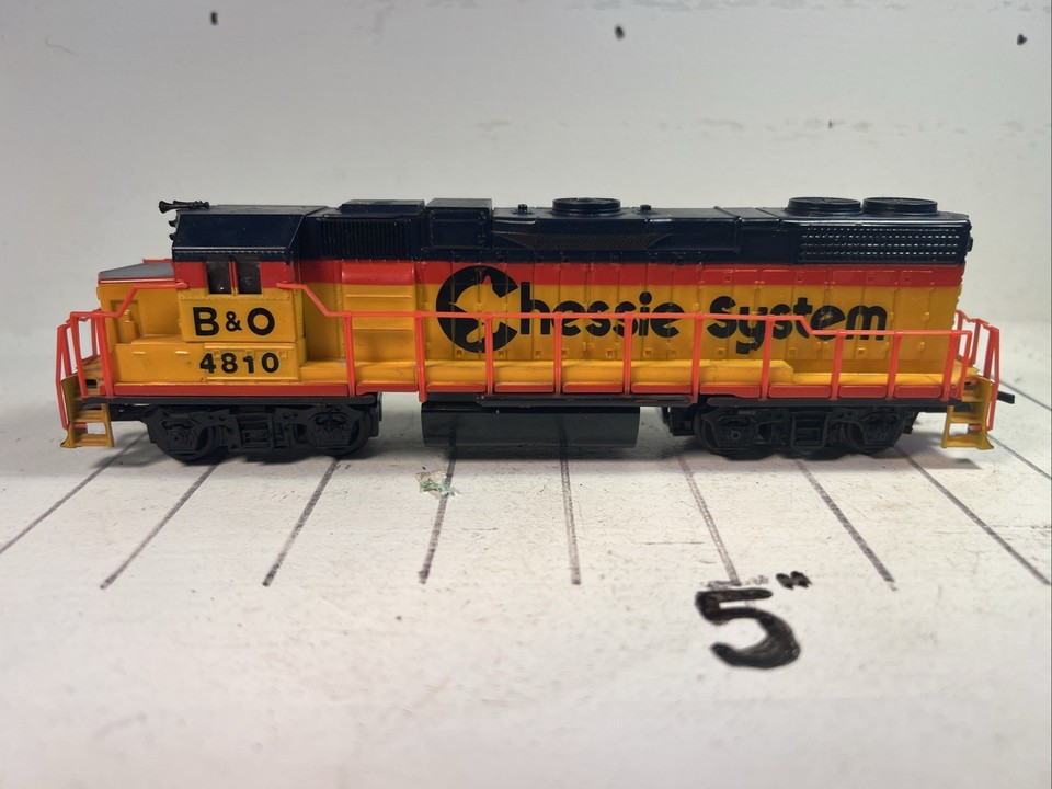 LIFE-LIKE HO Scale CHESSIE SYSTEM B & O 4810 Diesel Locomotive TESTED ...