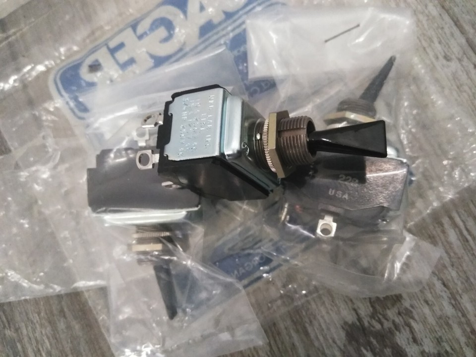 UND LAB INC. LIST TOGGLE SWITCH 10A 250V A/C - 15A 125V A/C 3/4-HP 250V ...