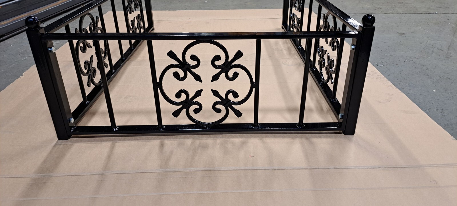 GRAVE / HEADSTONE SURROUND - MEMORIAL RAILINGS - ROSETTE - GALVANISED ...