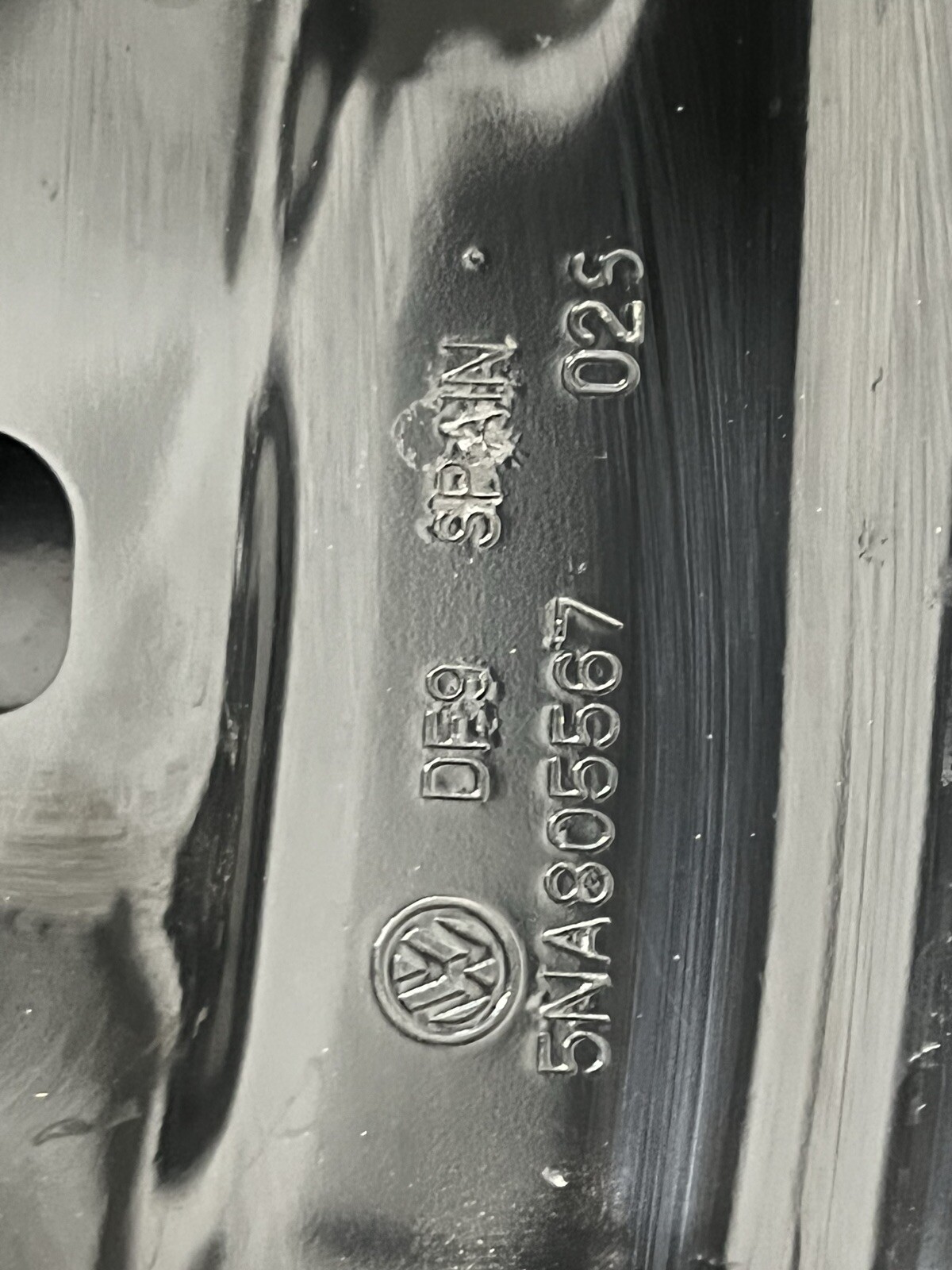 VOLKSWAGEN TIGUAN FRONT CENTRE SUPPORT BRACKET 5NA805567 | eBay UK