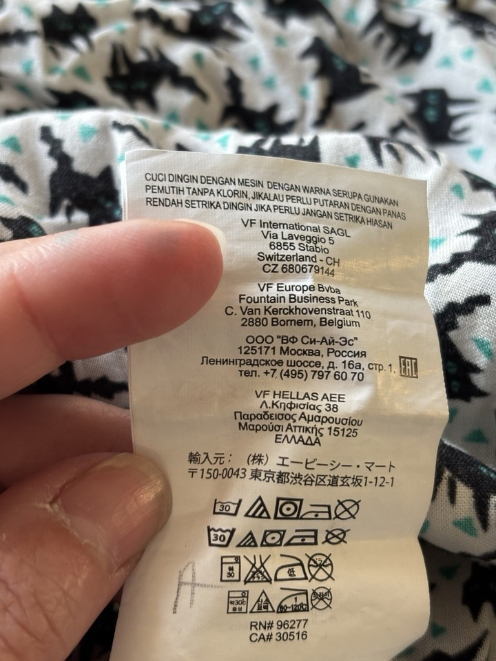 VANS AND ELEY KISHIMOTO LIVING ART COLLECTION Smooth Cat Button Up Long ...