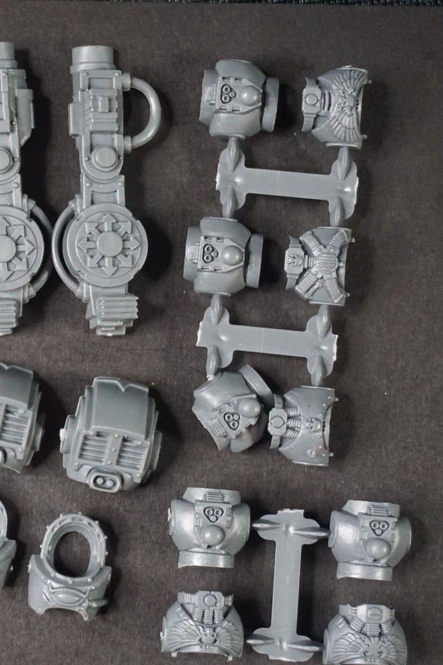 BITS PILE Khorne, wolves, deamon, torsos, terminators 40K Chaos #40k5 ...