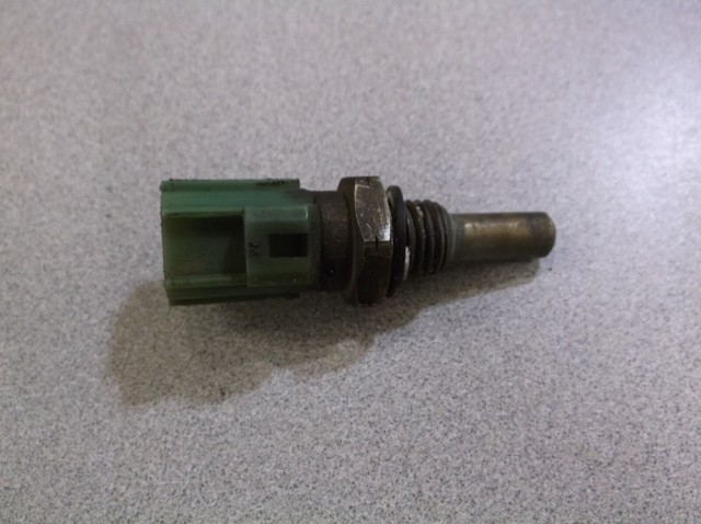 John Deere 445 Cylinder Head Coolant Temperature Sensor M117800 for ...
