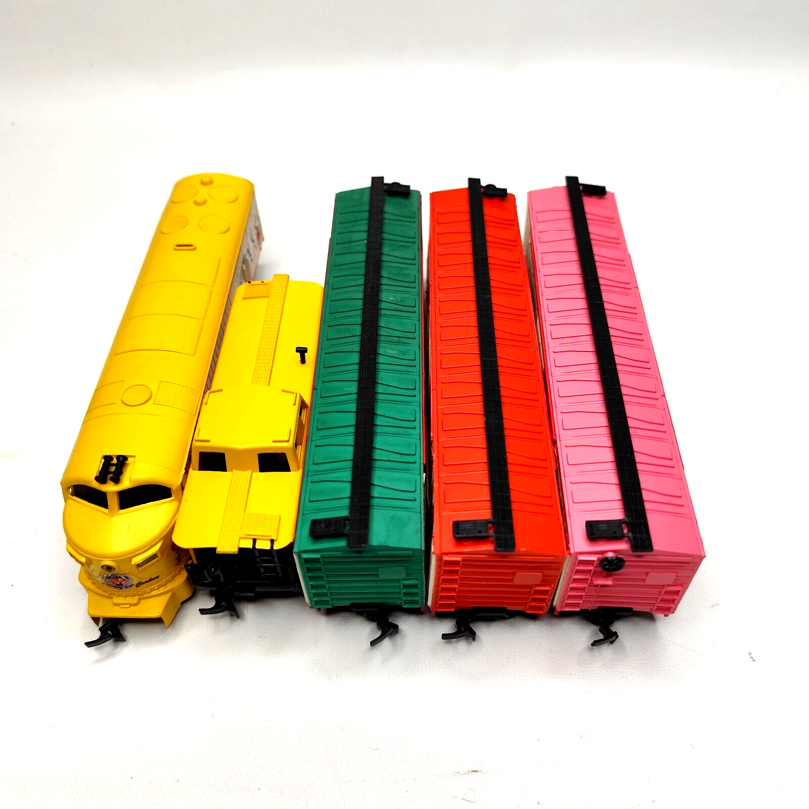 HO IHC Corkey's No. 401 Train Set w/ Locomotive Three Cars and Caboose ...
