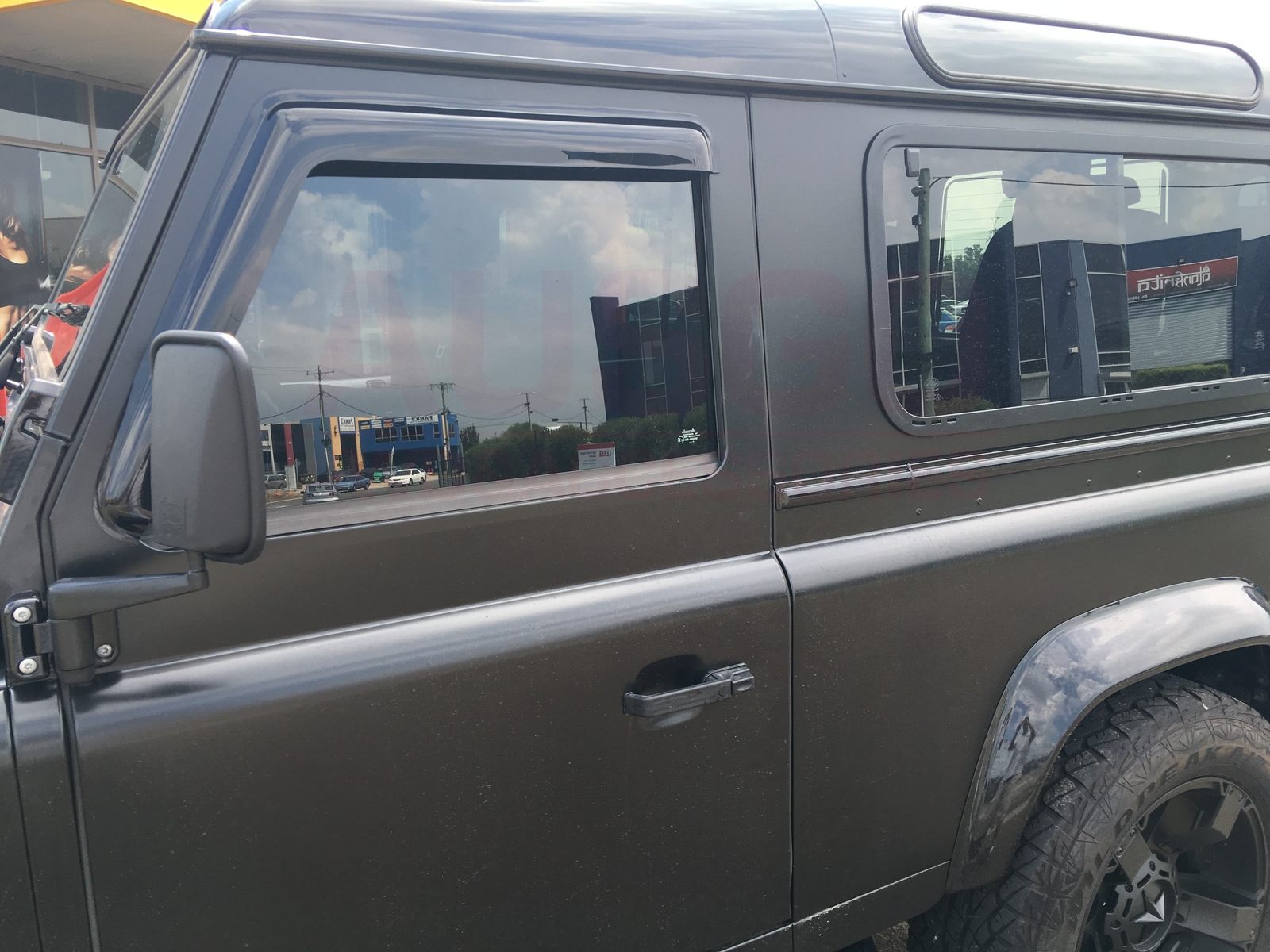 AUSGO Weather Shields for Land Rover Defender 1993-2019 Weathershields ...
