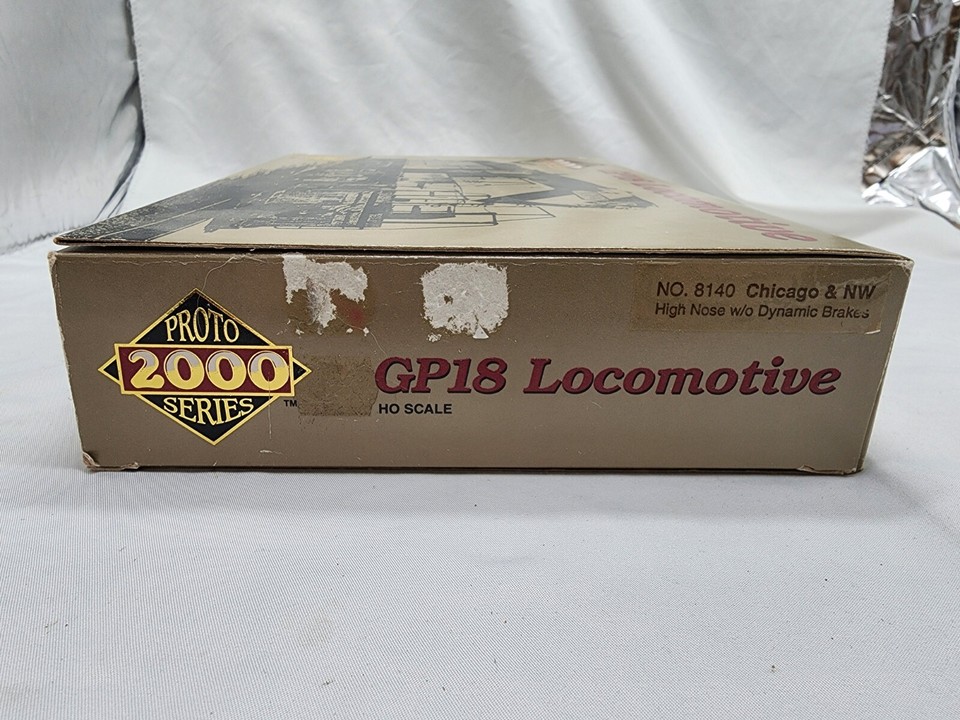 Proto 2000 1778 CHICAGO & NW HIGH NOSE W/O DYNAMIC HO Scale GP18 ...