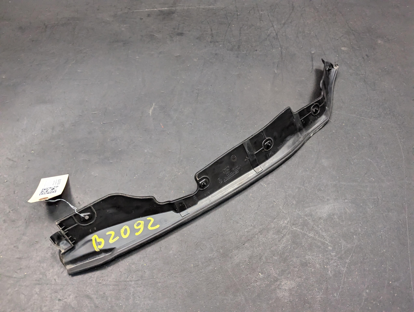 Front Right Door Front Side Weatherstrip 2022 BMW X1 51767349644 2016 ...