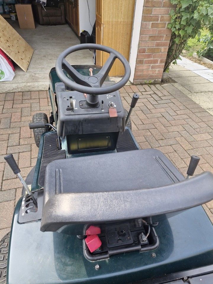 Hayter Heritage 13/30 Ride On Lawnmower 1hp Briggs And Stratton Engine ...