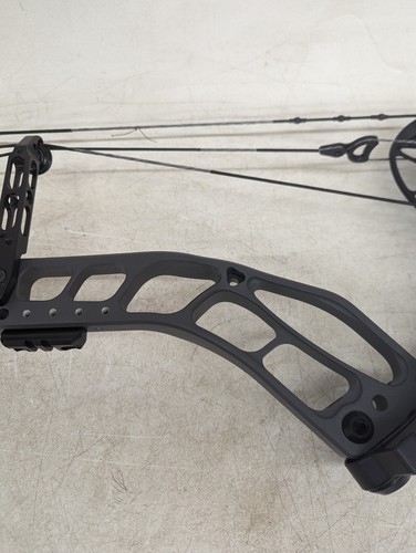 PSE Evolve 30 DS Right Handed 24.5-30 70lb Compound Bow Hunting Archery ...