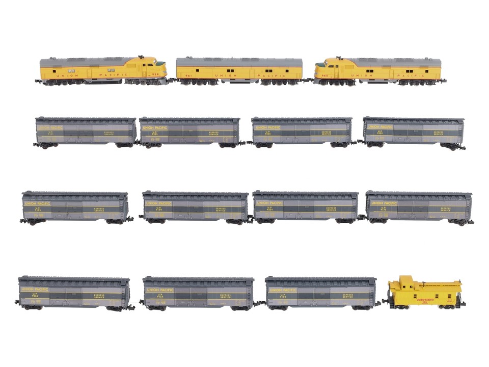 Con-Cor 0001-008511 Union Pacific Express Service N Gauge Diesel Train ...