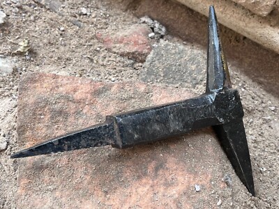 Antique Old 1900's Hand Carved Stake Blacksmith's Iron Horned Anvil ...