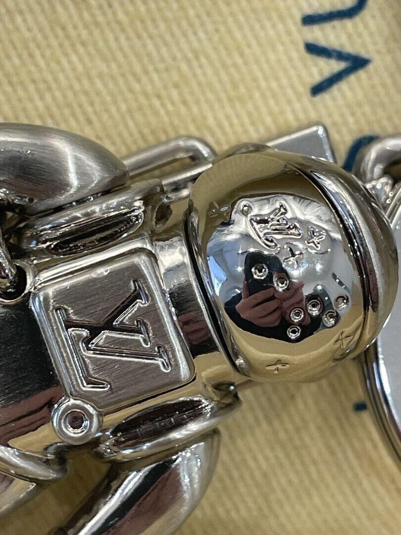 Louis Vuitton Novelty Silver Spaceman Astronaut Key ring wz Louis Vuitton Novelty Silver Spaceman Astronaut Key ring wz