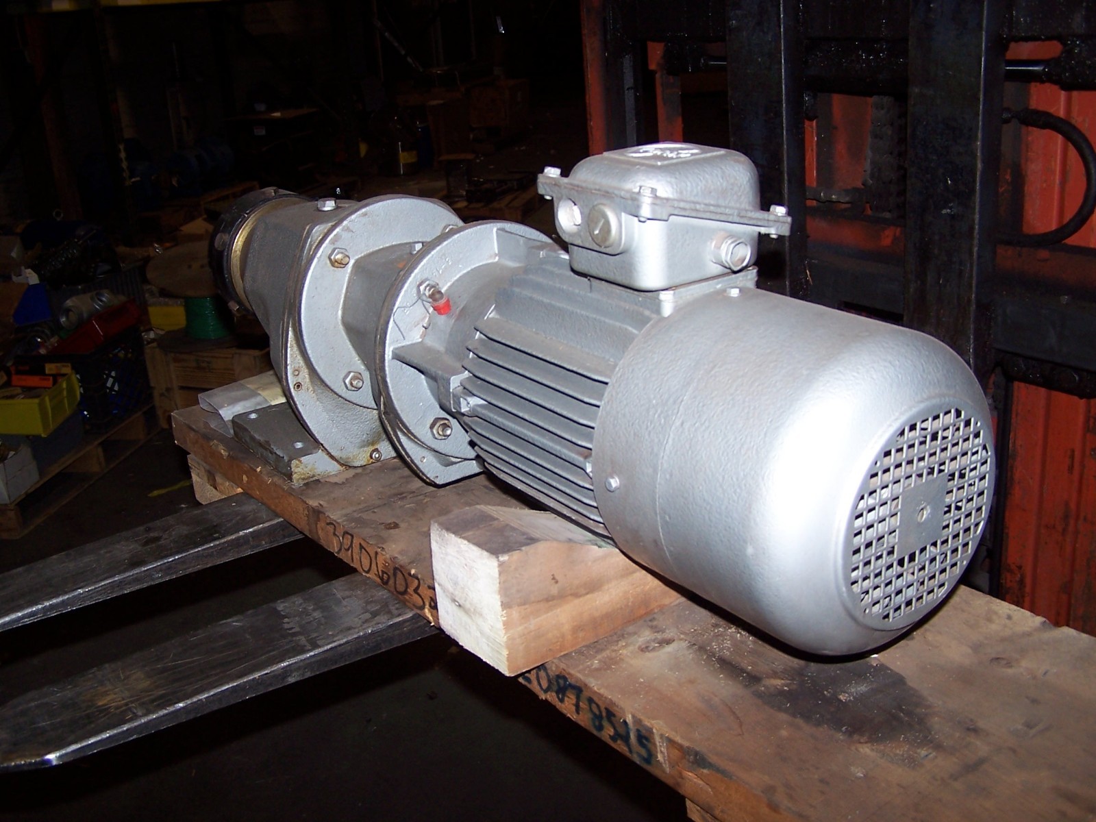 NEW LOHER .3/.7/.9 KW AC ELECTRIC GEAR MOTOR BAL100L1A-8/4/2 460V Y/YY ...
