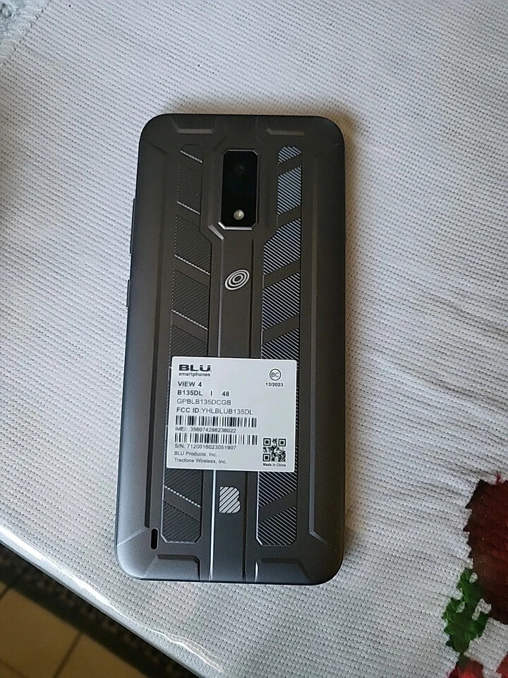 Blu View 4 B135DL 32GB 3GB Tracfone Locked Space Gray - Heavy Scratches ...