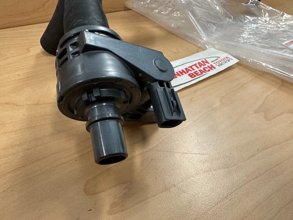 18-24 CAMRY 19-25 RAV4 2.5L RADIATOR BYPASS HOSE 16260-F0010 GENUINE ...