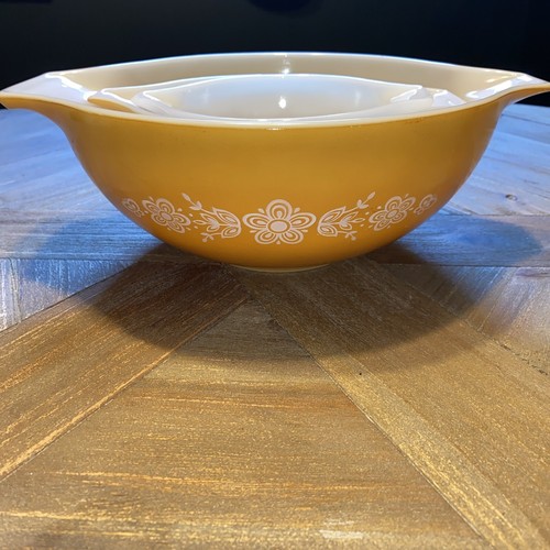 Vintage Pyrex Set Of 3 Butterfly Gold/ White Cinderella Mixing Bowls ...