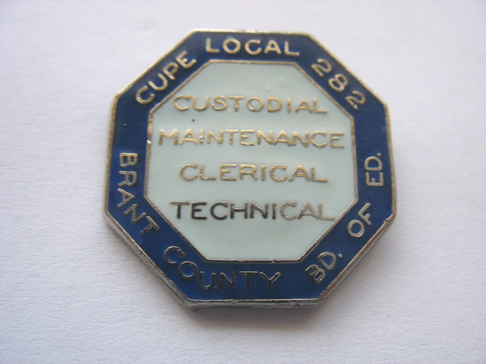 CANADIAN UNION LAPEL PIN - CUPE LOCAL 282 - BRANT COUNTY BOARD of ...