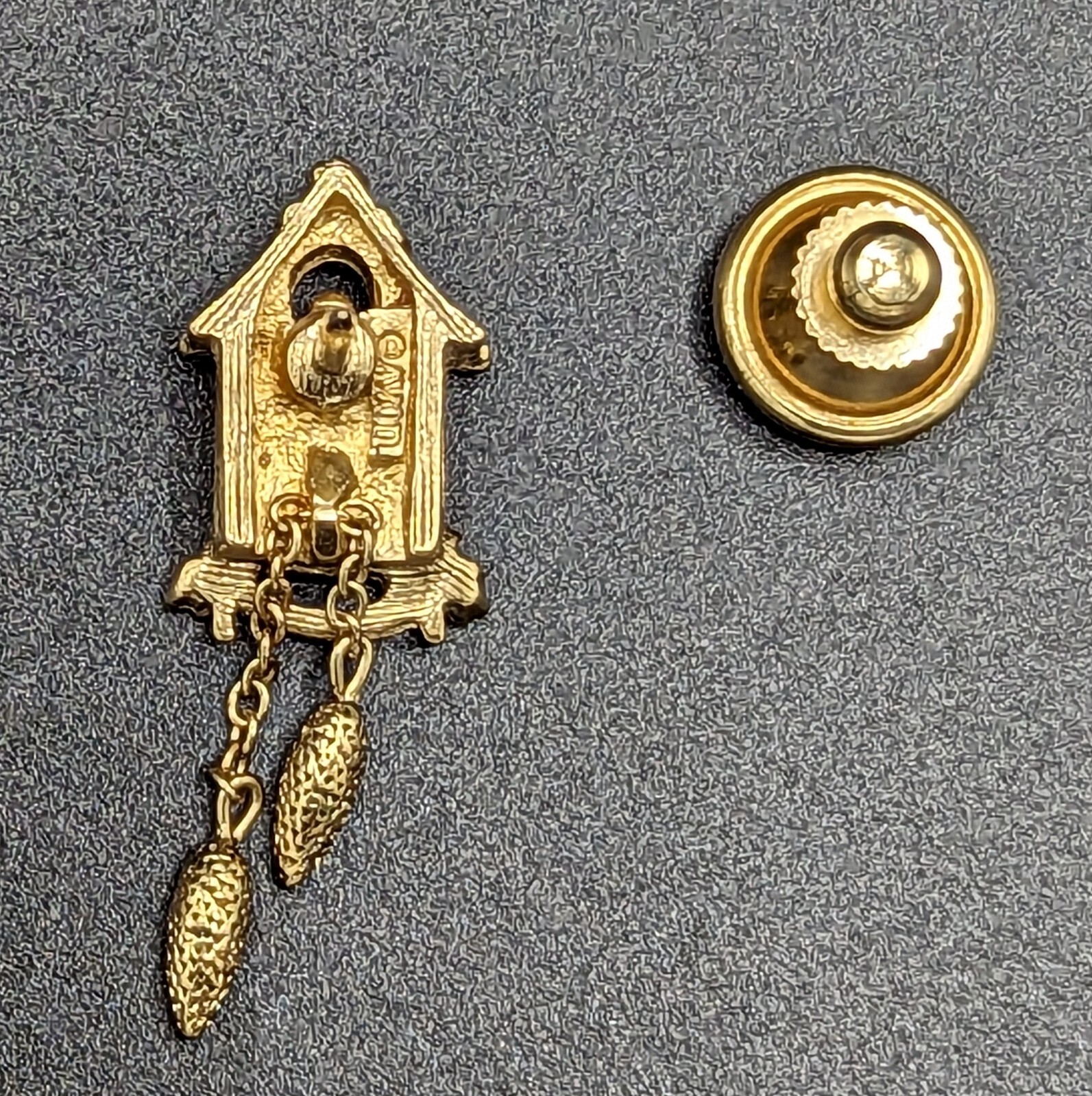 Vintage Avon Tack Lapel Pin Cuckoo Clock Dangles Gold… - Gem