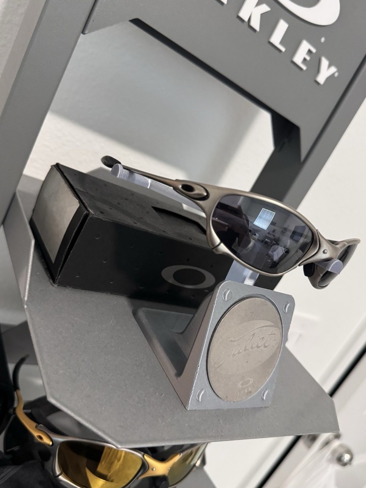 Oakley Juliet Plasma 5th gen W/ Black Iridium Lenses Complete With Box ...