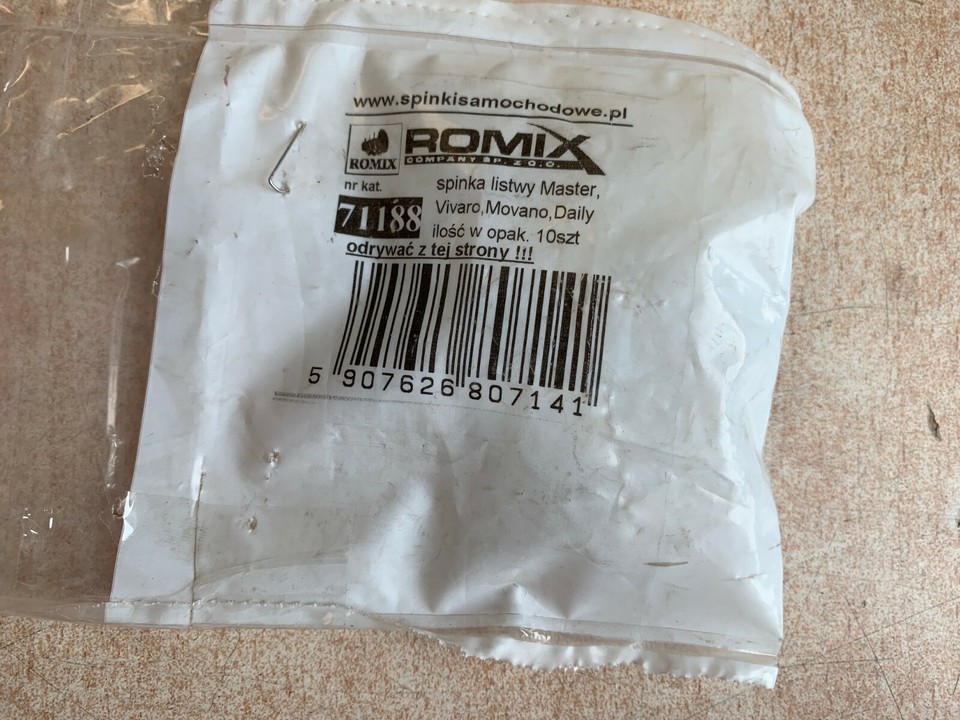10x Side Trim Moulding Fixing Clips Renault Trafic Master, Iveco Daily ...