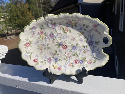 Andrea by Sadek Corona Flower Plate Leaf Shape. Unique Shape With Leaf ...