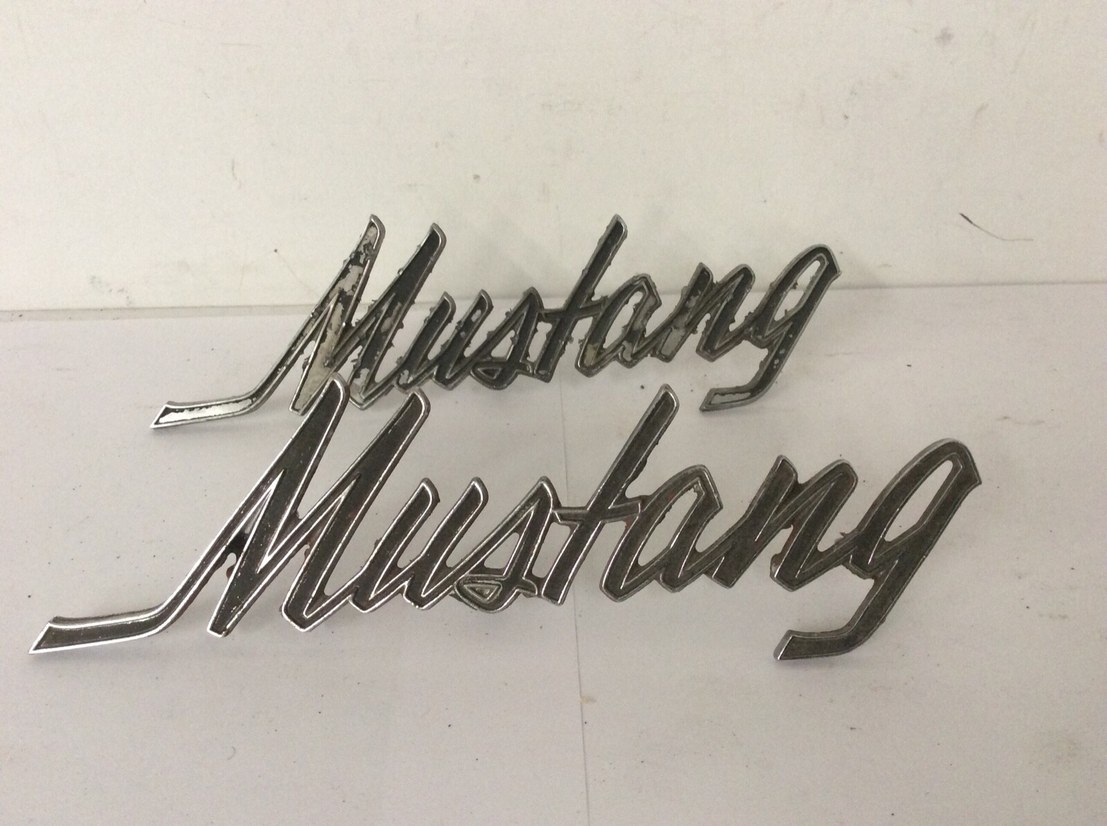 69 70 71 72 73 FORD MUSTANG Script Emblem d2zB-6342528-AA lot of 2 | eBay