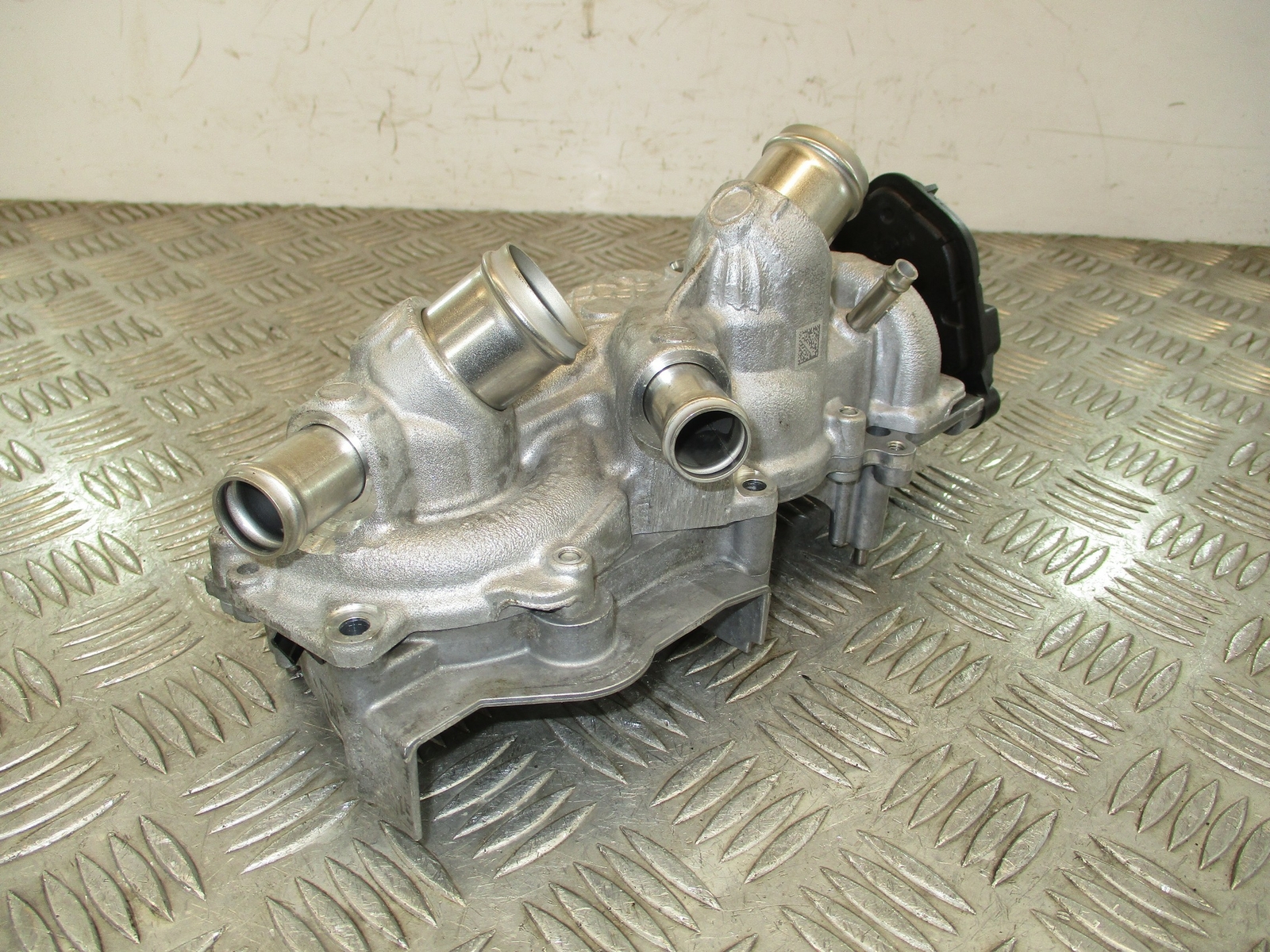 2019 Seat Leon 1.5 TSI DPB. Thermostat Housing Water Pump 05E121111K ...