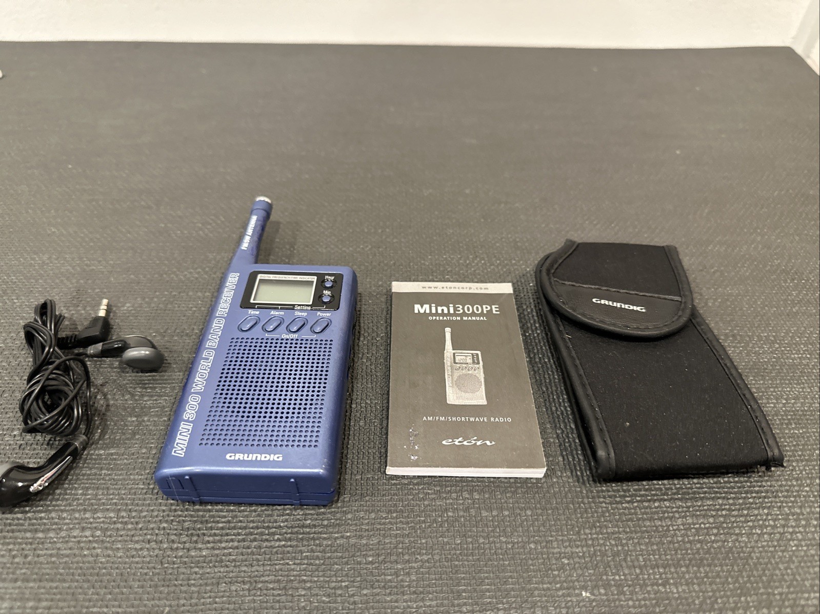 Grundig Eton Mini 300 PE World Band Receiver Blue | eBay