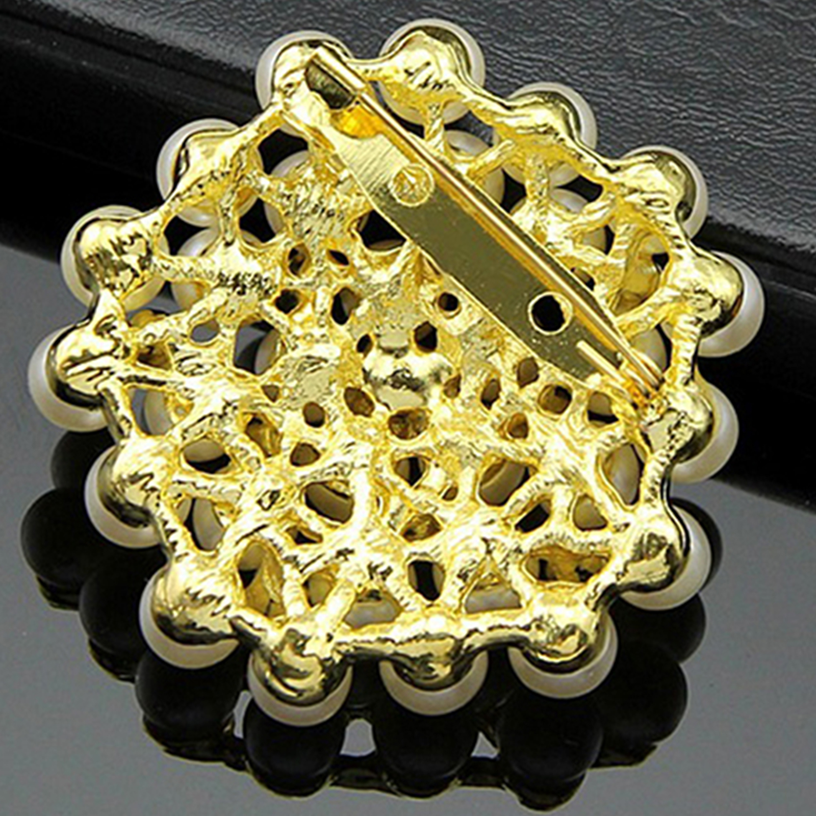 Women Brooch Elegant Easy Matching Faux Pearls Flower Brooch Pin ...