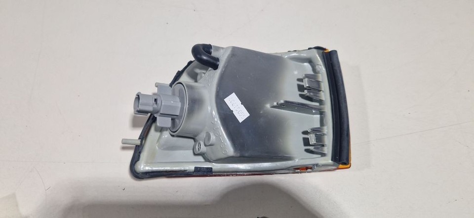 Mitsubishi Galant 1991 Left front turn indicator light ETV14644 | eBay UK