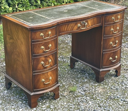 SUPERB ANTIQUE STYLE BEVAN FUNNEL REPRODUX WRITING DESK FAB CONDITION ...